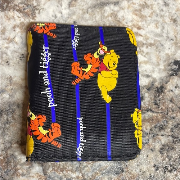 Disney | Accessories | Vintage Winnie The Pooh And Tigger Bifold Wallet ...